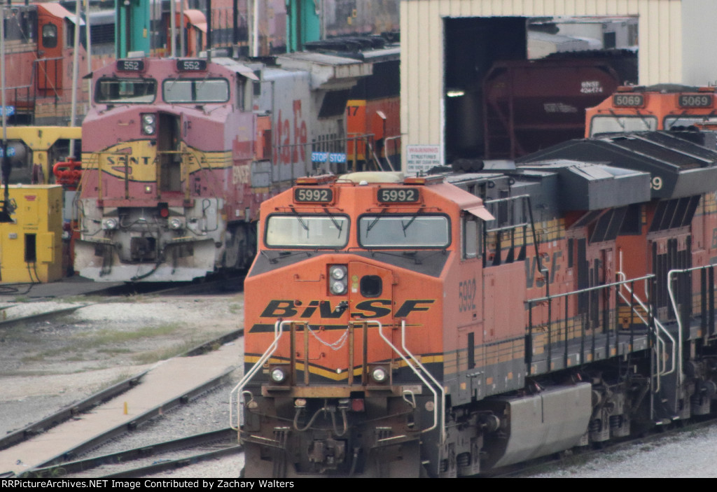 BNSF 552 5992